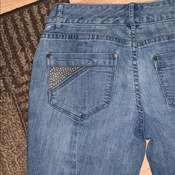 Cache | Jeans | Cache Capri Jeans | Poshmark